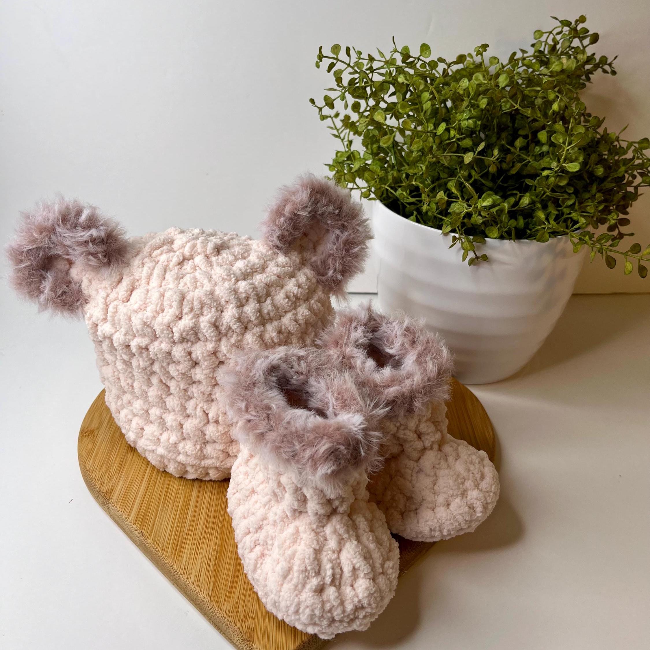 Crochet Customizable Baby Hat and Booties Set, Baby Gift, Crochet Bear ...