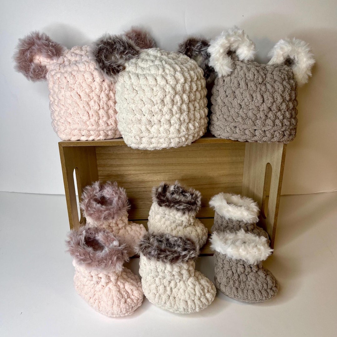 Crochet Customizable Baby Hat and Booties Set, Baby Gift, Crochet Bear ...