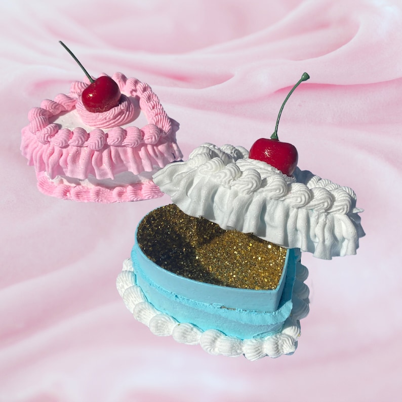 Heart Shaped Decoy Cake / Fake Cake Box Custom Design - Etsy