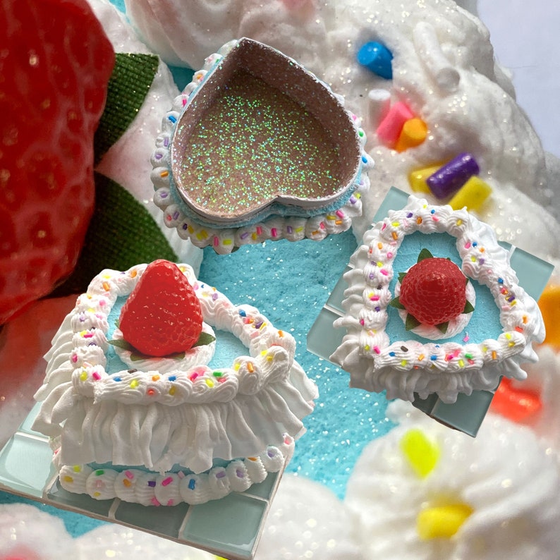 Heart Shaped Decoy Cake / Fake Cake Box Custom Design - Etsy