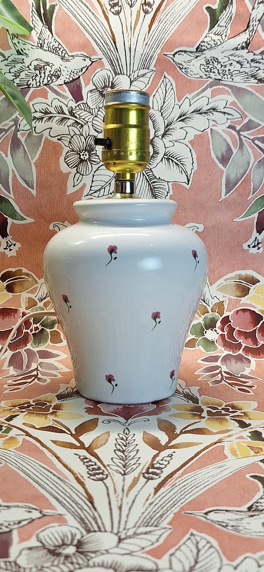 Antique White Floral Underwriters Laboratory Table Lamp - Etsy