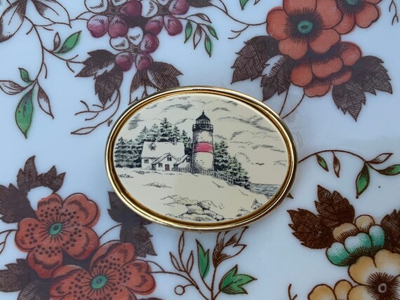 vintage engraved scrimshaw style lighthouse pin gold … - Gem