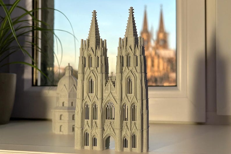 Detailed Model of Cologne Cathedral | Miniature Towers | Historical ...