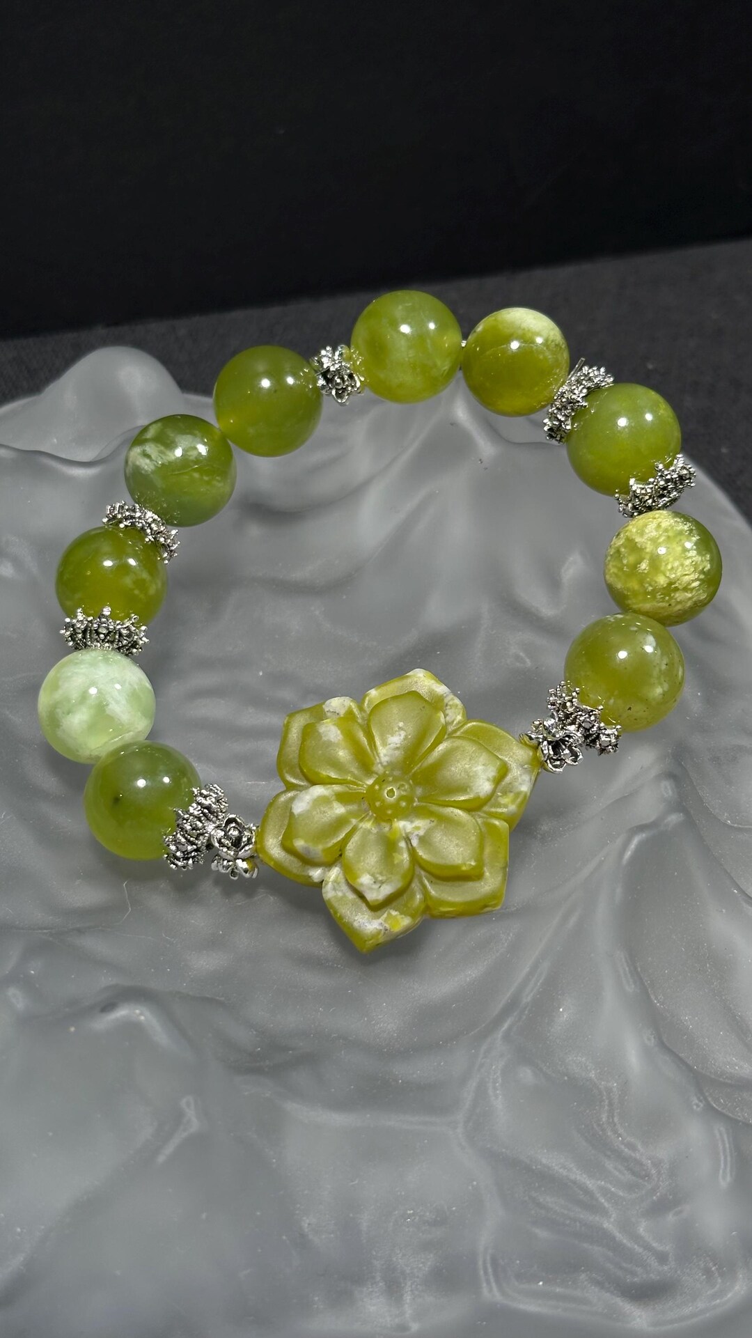Spring Whisper | Serpentine Jade Flower Bracelet - Etsy