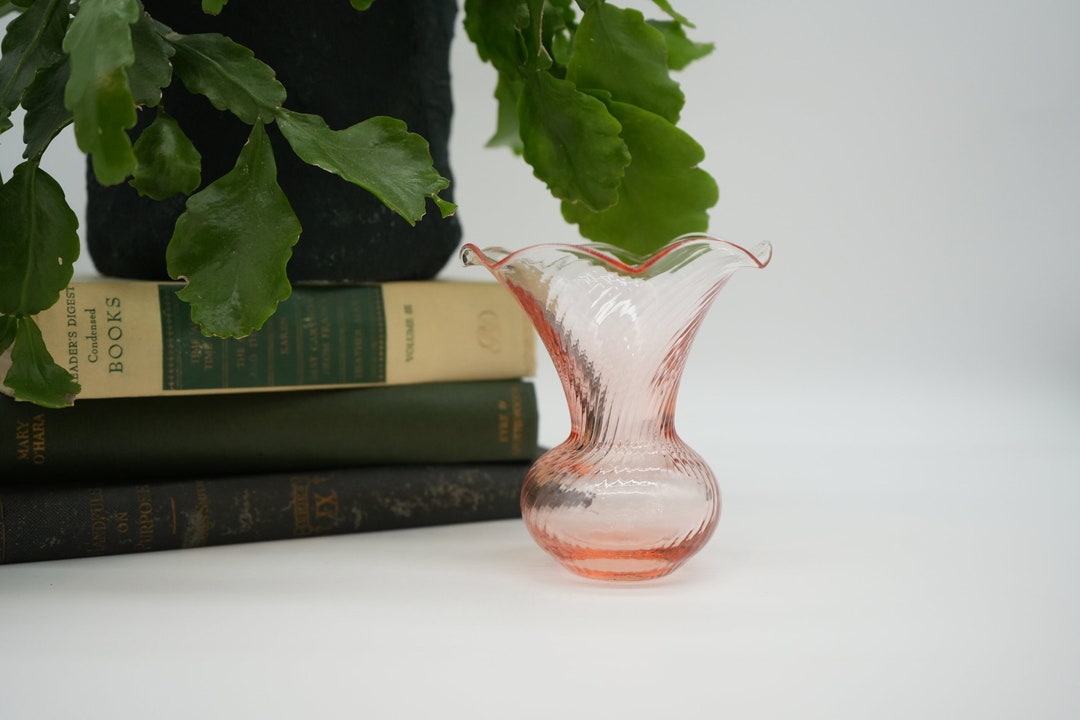 Vintage Pink Rippled Glass Vase With Fluted Edge 10.5cm | Art Glass ...