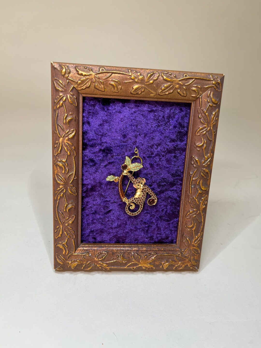 Special Brooch Frame - Etsy