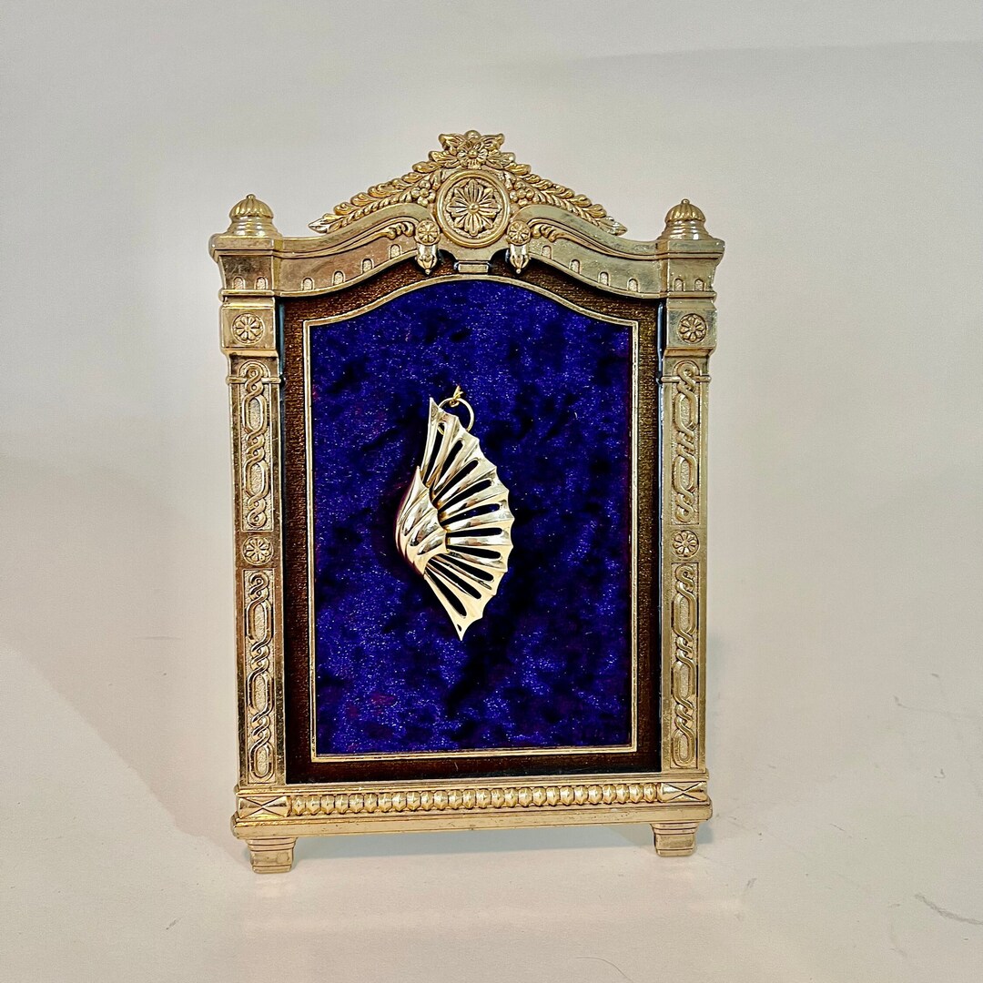 Special Brooch Frame - Etsy