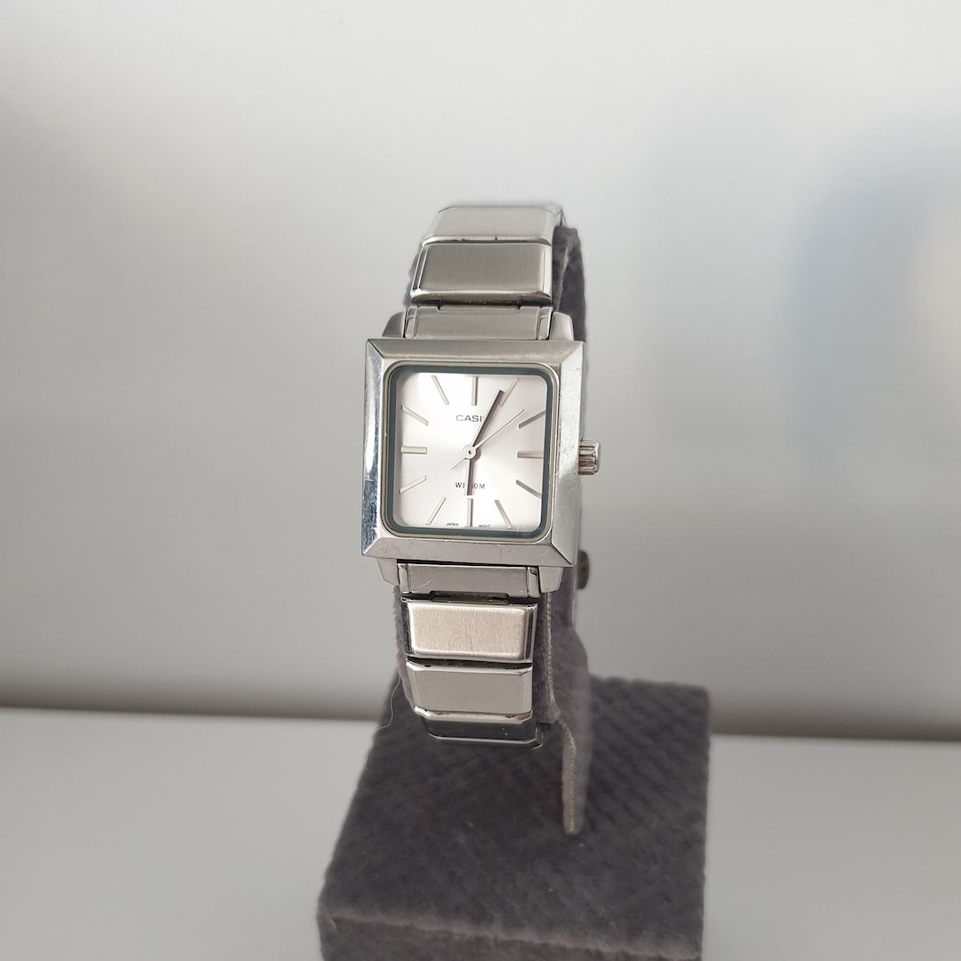 Amazing Vintage Casio White Dial Unisex Watch With Steel Bracelet ...