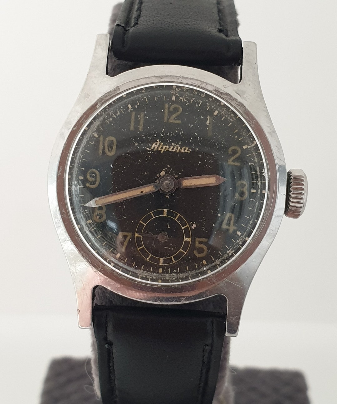 Surprising Wristwatch With A Second Hand Photos