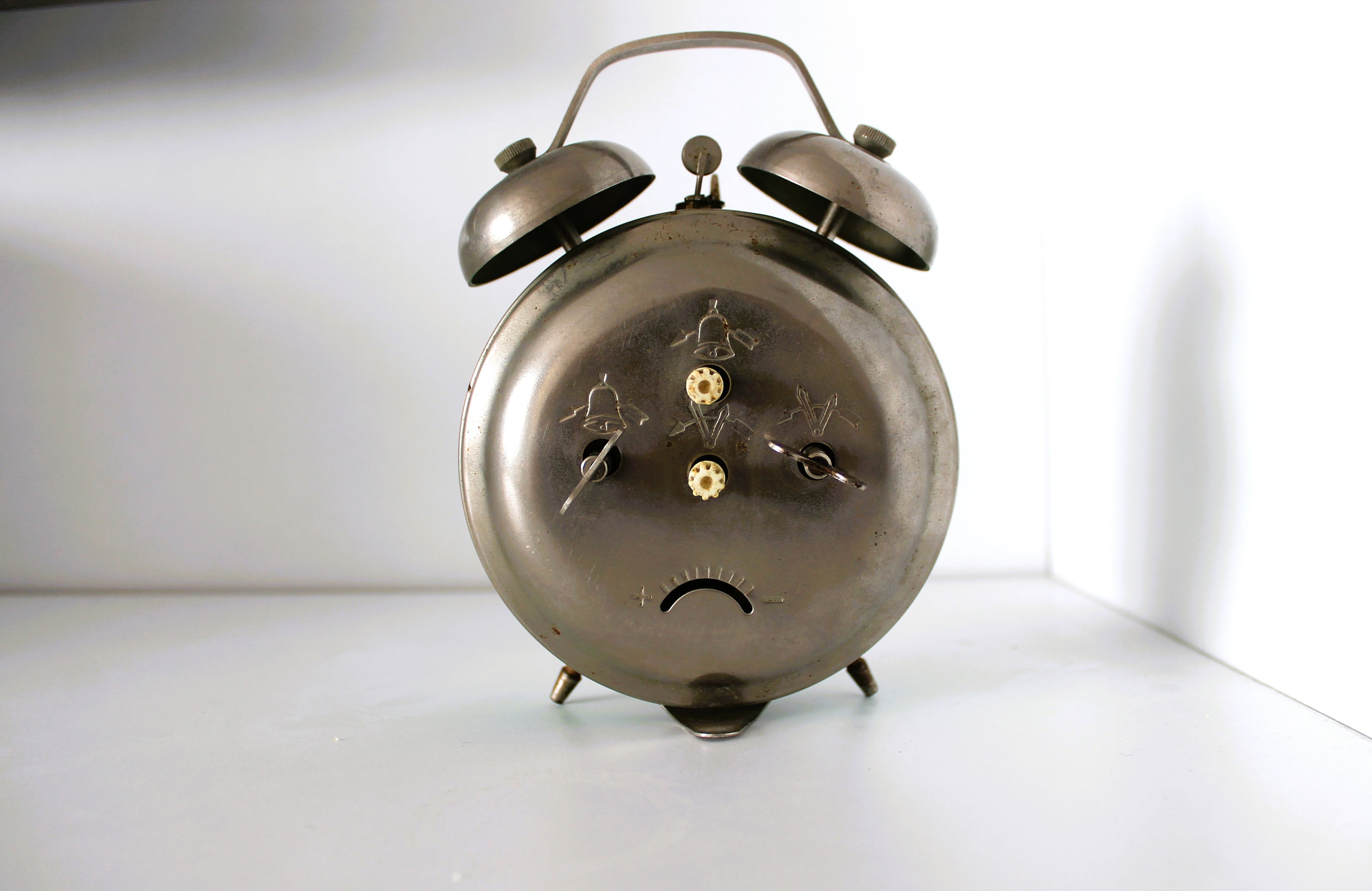 Vintage 1950's Serkisof Mechanical Alarm Table Clock - Etsy