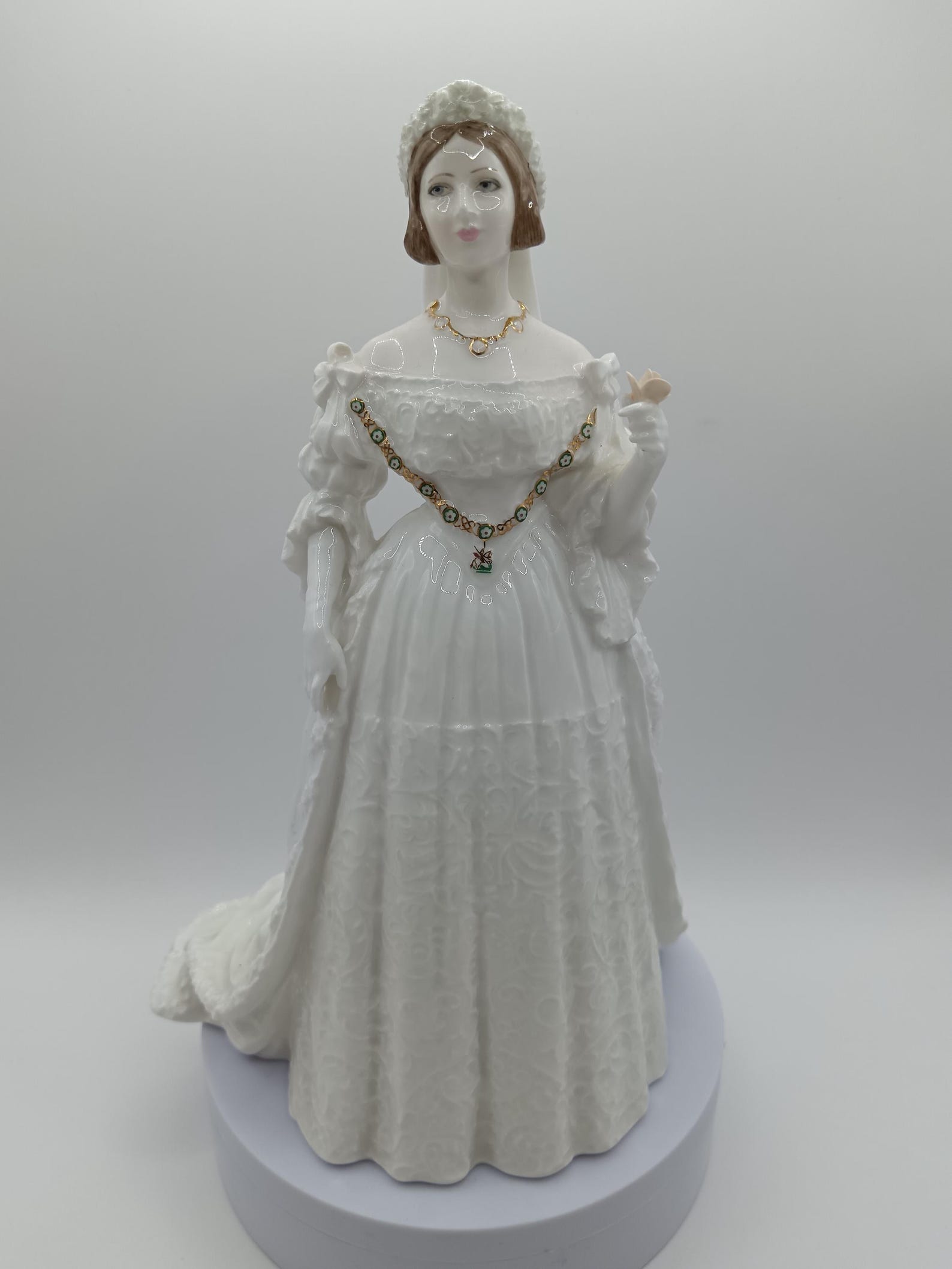 Coalport Figurine queen Victoria Royal Wedding L. Edition 1990 Year ...
