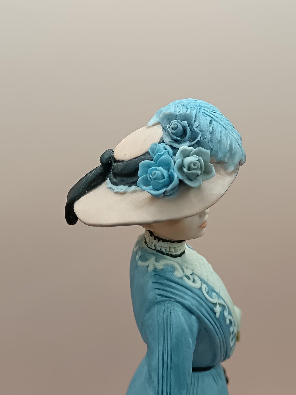 Wedgwood Porcelain Afternoon Promenade English Costume Lady Figurine ...