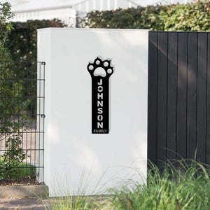 Custom Metal Family Name Sign With Paw Design, Personalized Vertical ...