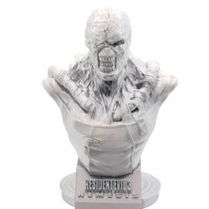 Resident Evil | Nemesis Bust | Resident Evil Collectible | Nemesis Desk ...