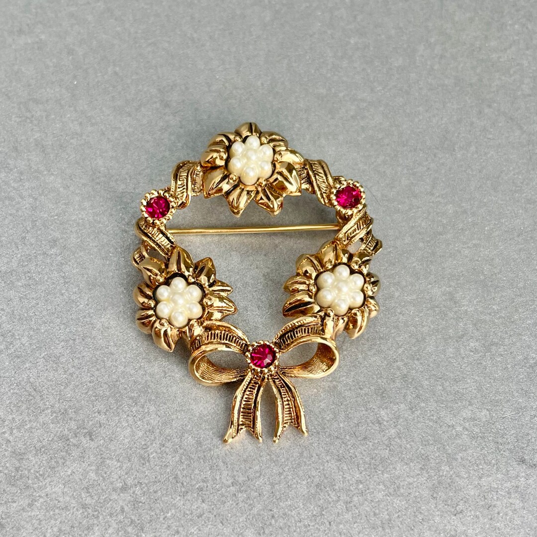 Vintage Avon Floral Wreath Mini Brooch, Gold Tone White Flowers Pink ...