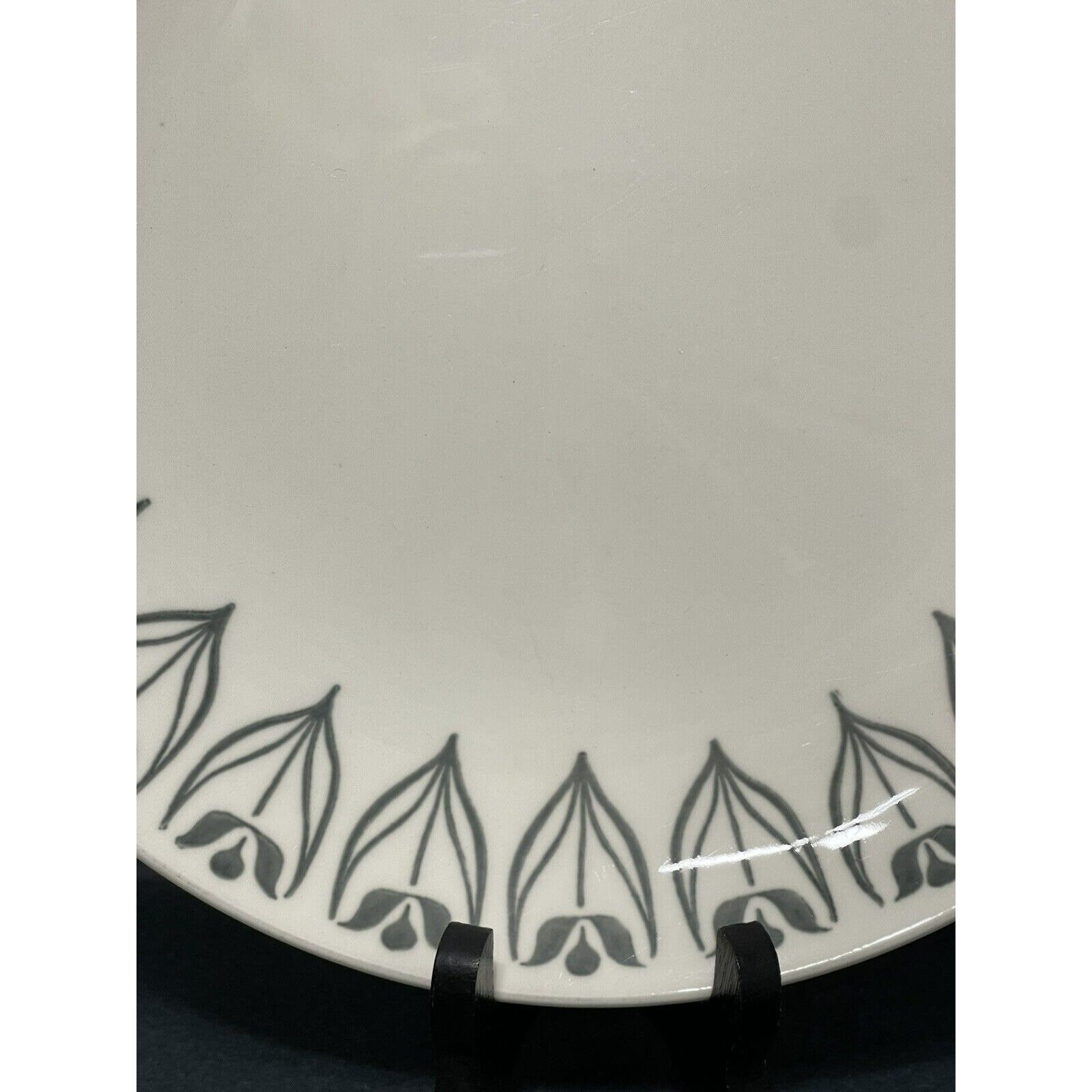Klowles Kalla Tulip Time Plate: White Ceramic With Gray Tulip Design - Etsy