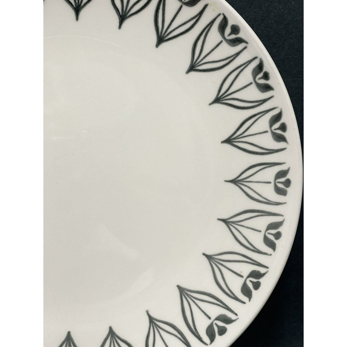 Klowles Kalla Tulip Time Plate: White Ceramic With Gray Tulip Design - Etsy