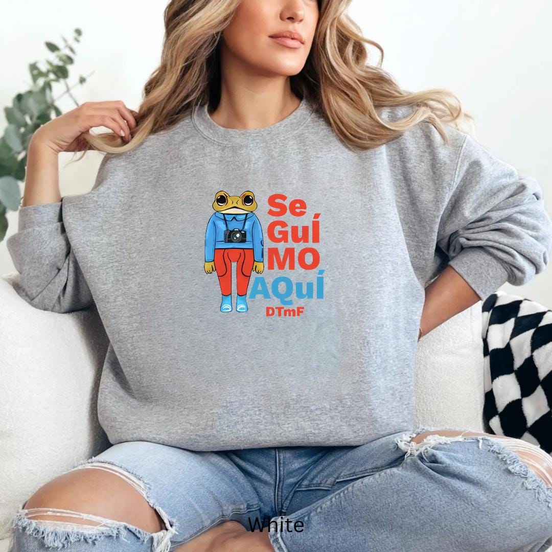 DTMF Seguimos Aqui Embroidered Crewneck | Debi Tirar Mas Fotos | Bad ...