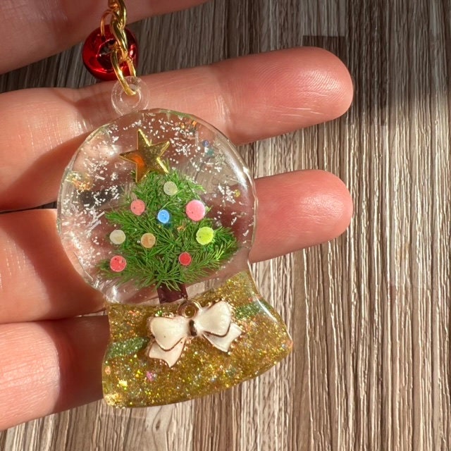 Resin Christmas Snow Globe Keychain / Bag Charm - Etsy