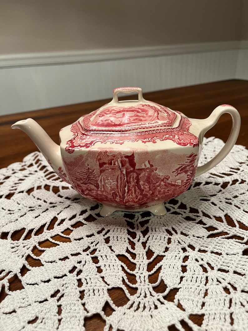 Beautiful Vintage Red and White Teapot. Farnham Castle 1792 England. - Etsy