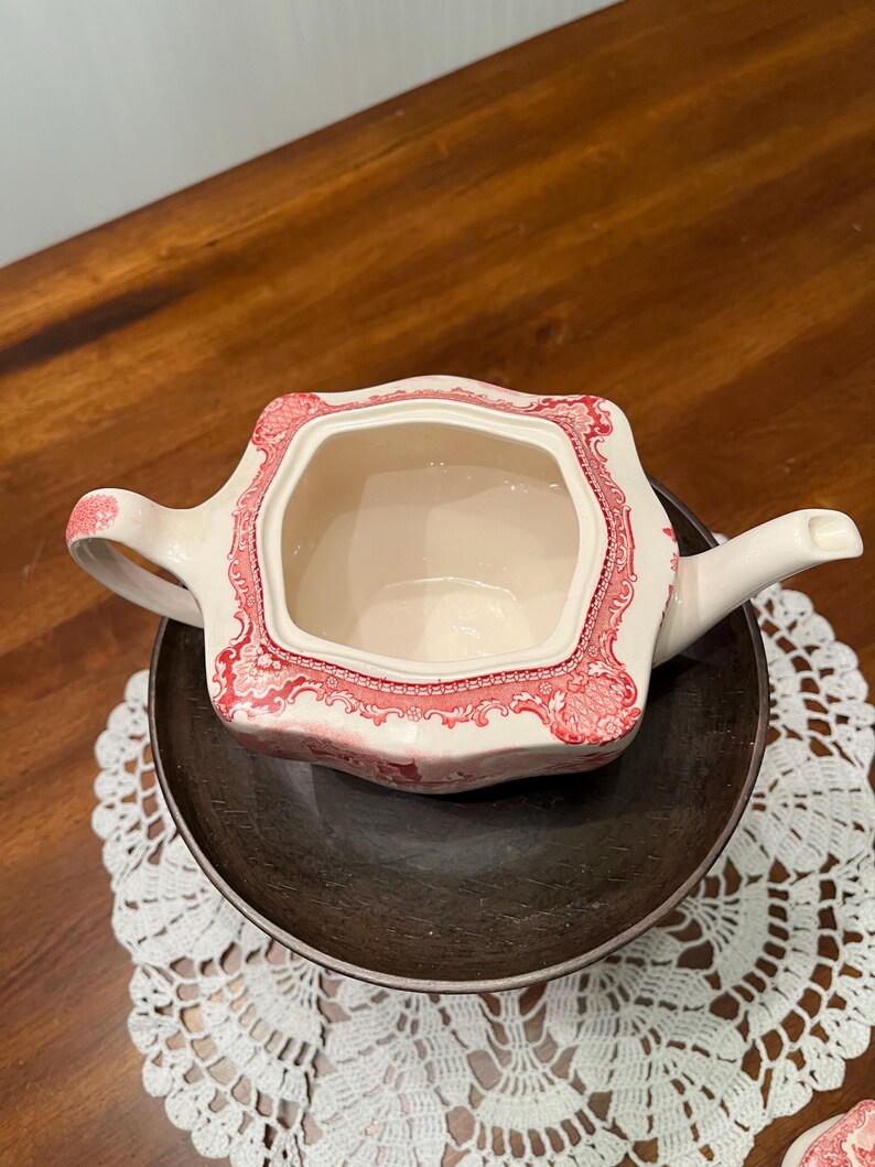 Beautiful Vintage Red and White Teapot. Farnham Castle 1792 England. - Etsy