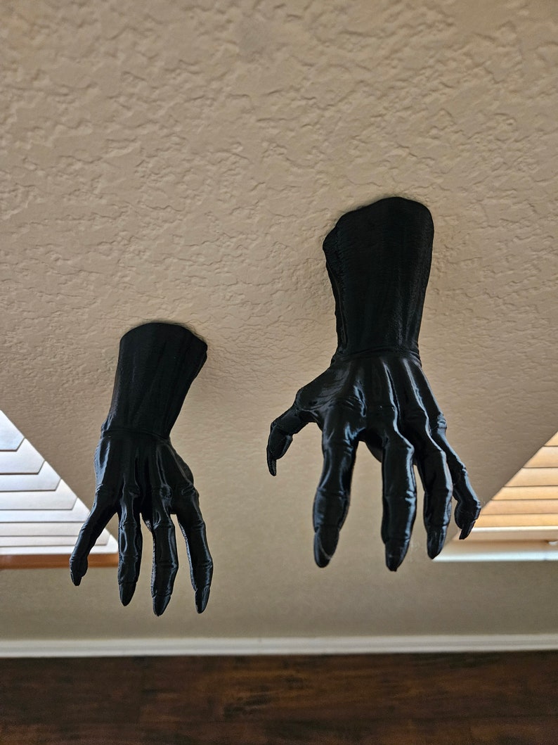 3D Scary Devil Hands, Creepy Reaching Hand Wall Decor, Party Piece ...