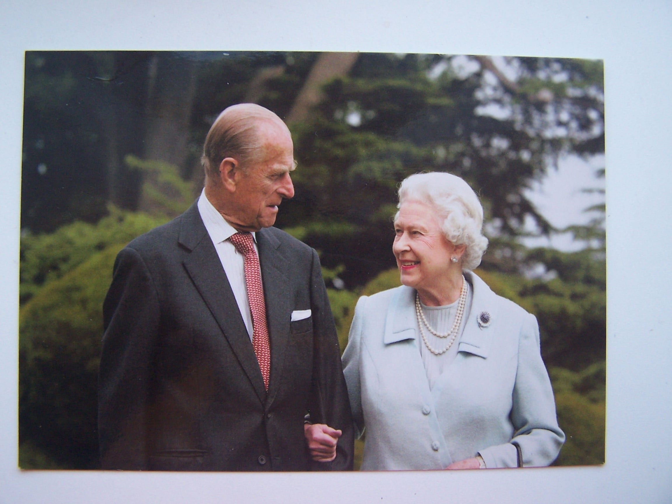Postcard, Royalty, Queen Elizabeth, Duke of Edinburgh, Broadlands ...
