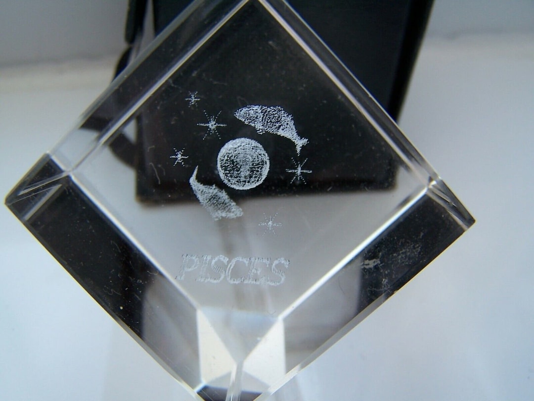 Pisces Hologram Glass Paperweight, Zodiac Sign (5 Cm Square) - Etsy