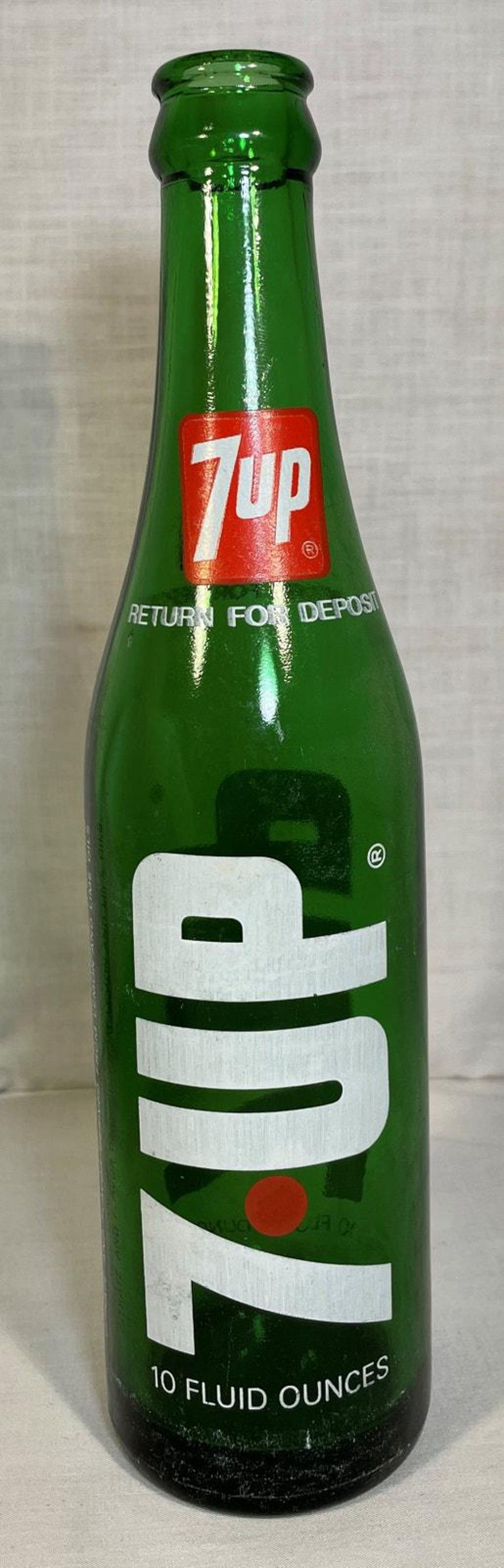 Vintage 7 up Soda Pop Red Dot Bottle Green Glass 10 Oz - Etsy