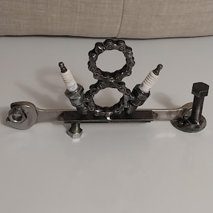 V8 Automotive Art Welded Scrap Metal Spark Plug Chain Art Automotive ...