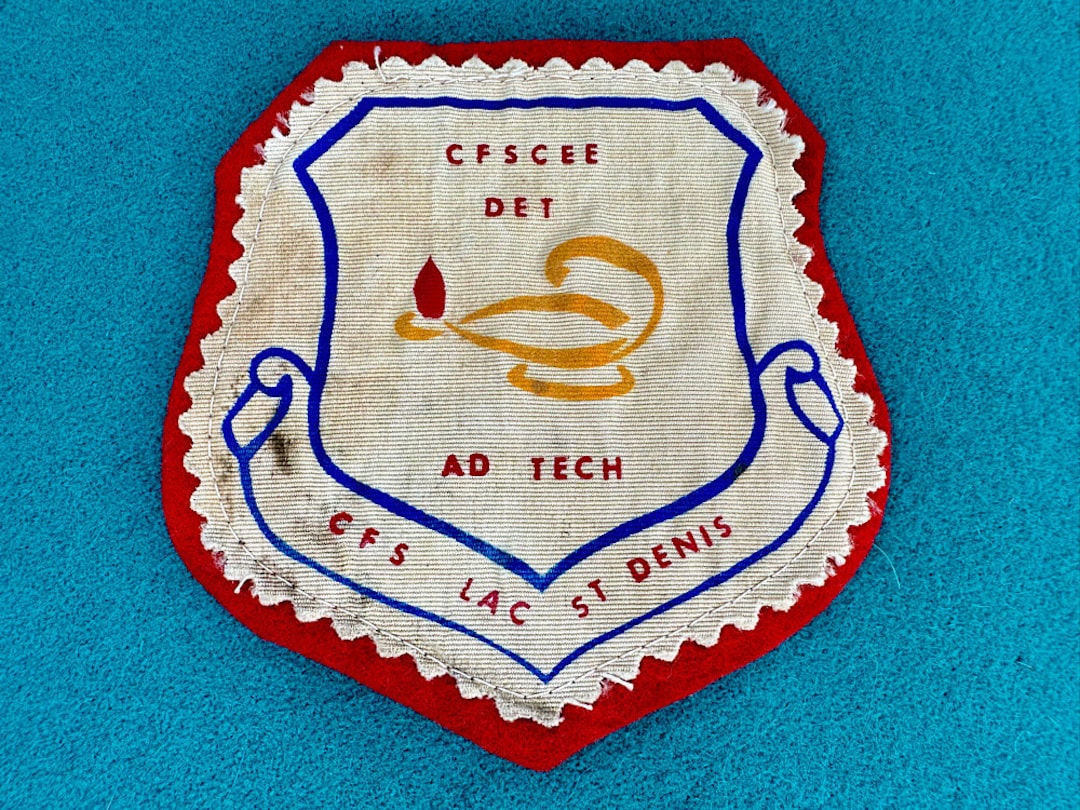 CFSCEE Det Ad Tech CFS Lac Denis Defunct Canadian Forces Base Patch - Etsy