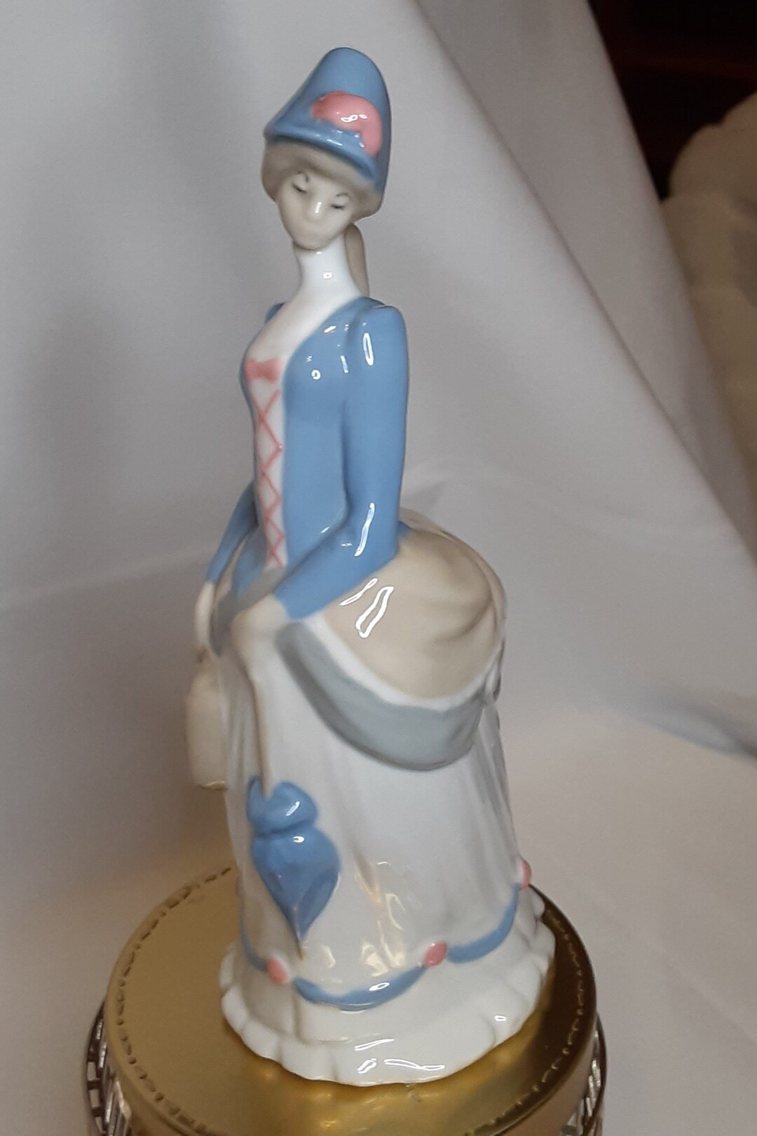 Girl Figurine Lady Figurine-first Avon Lady Porcelain Figurine-vintage ...