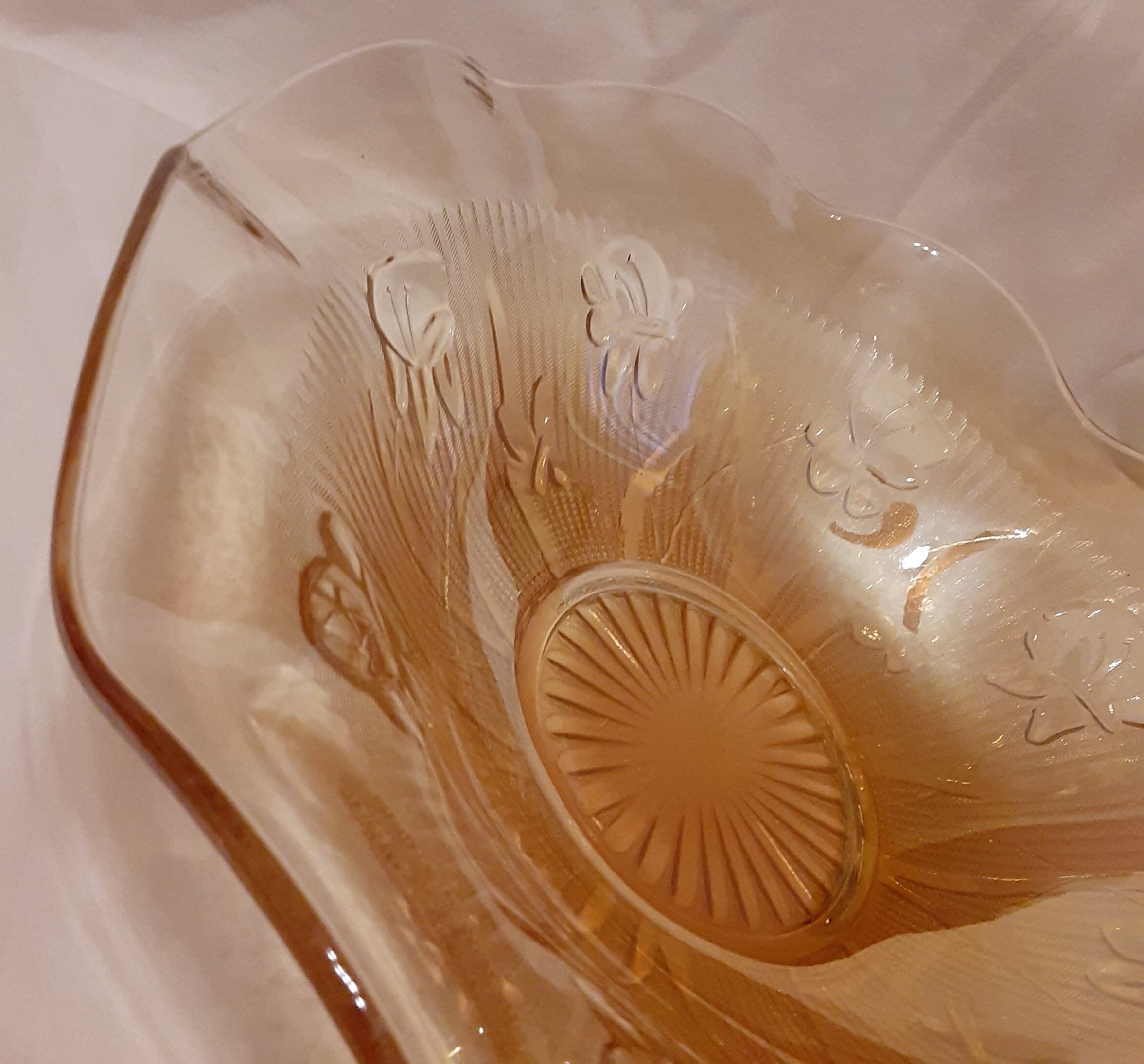 Large Iris and Herringbone Jeannette Glass Ruffled Edge Fruit - Etsy