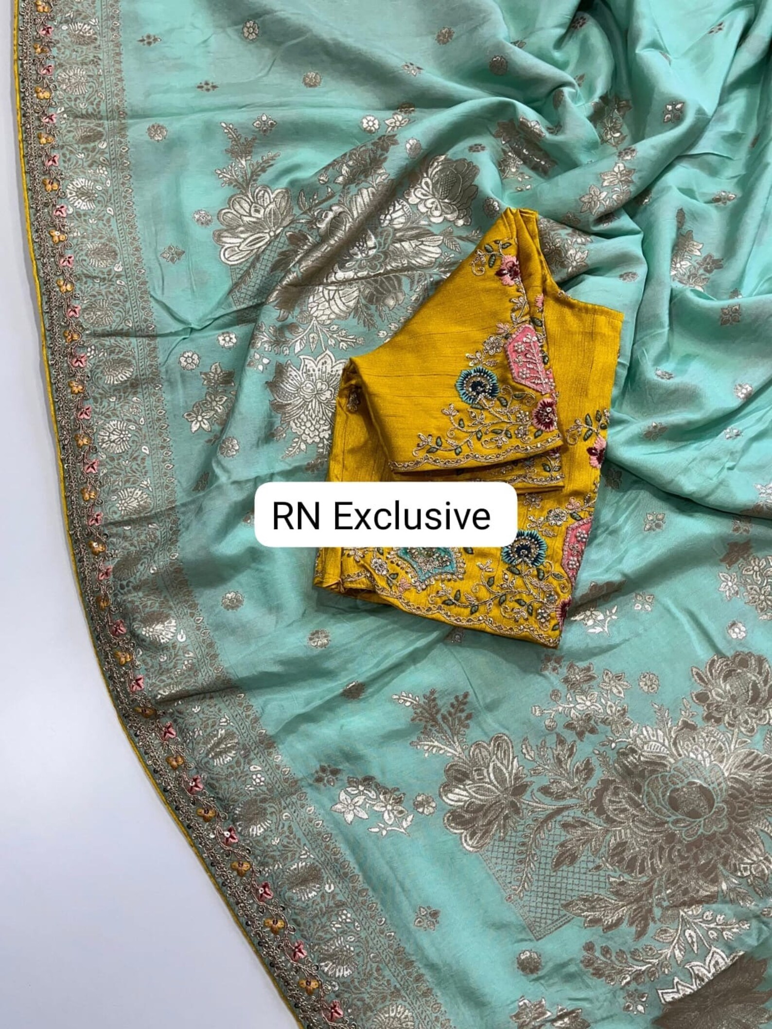 Exclusive Banarasi Pattu Saree With Elegant Weaving Design - Etsy