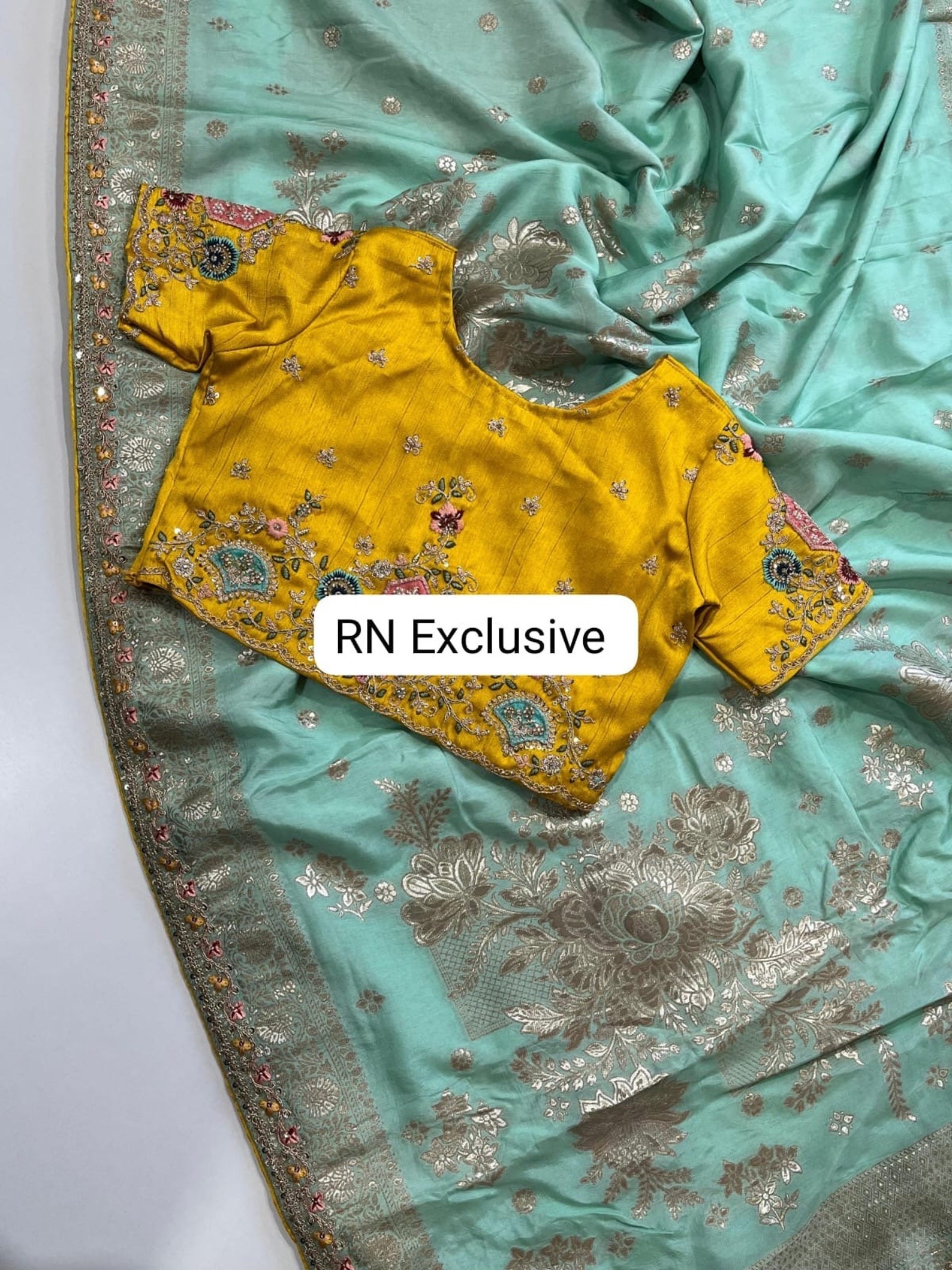 Exclusive Banarasi Pattu Saree With Elegant Weaving Design - Etsy