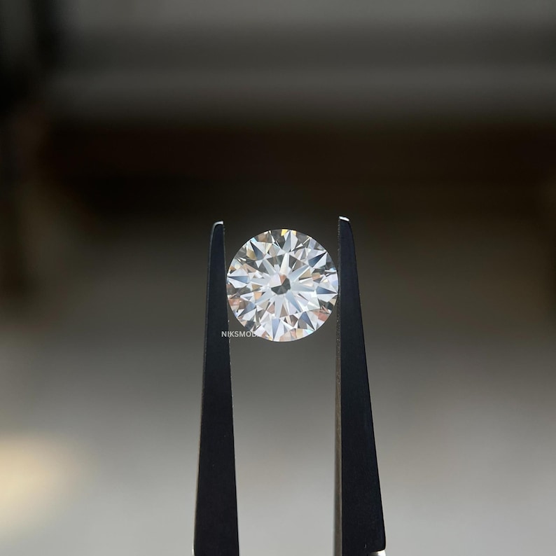 IGI Certified Round Cut Lab Grown Diamond / D-G Color VVS–VS1 Clarity ...
