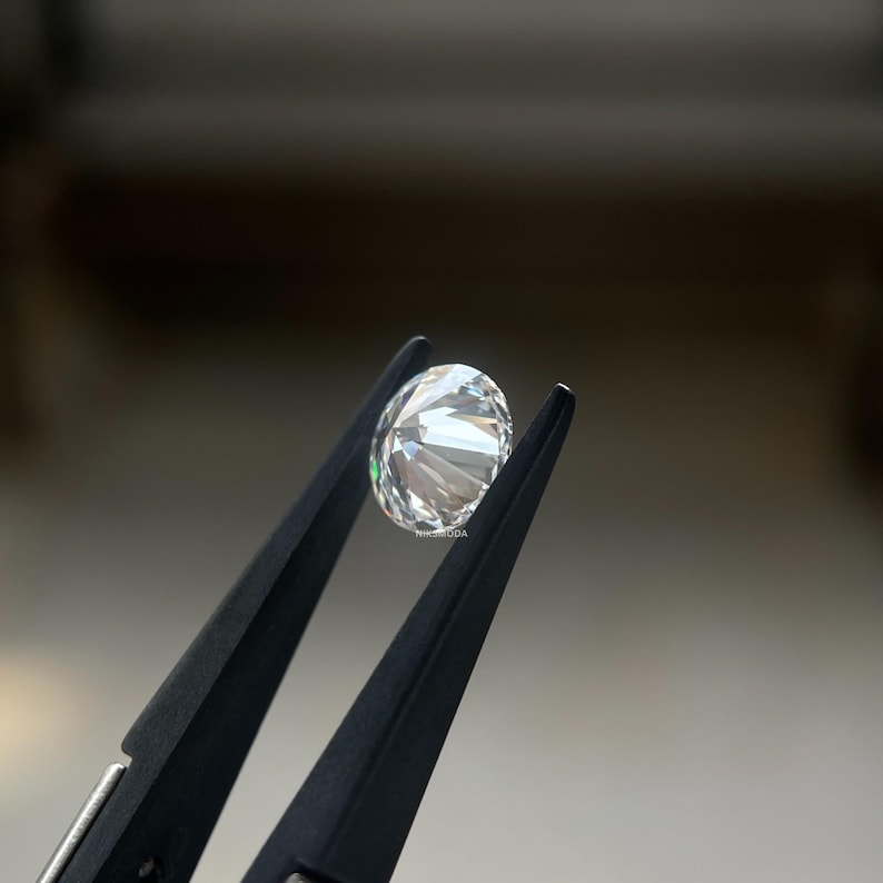 IGI Certified Round Cut Lab Grown Diamond / D-G Color VVS–VS1 Clarity ...