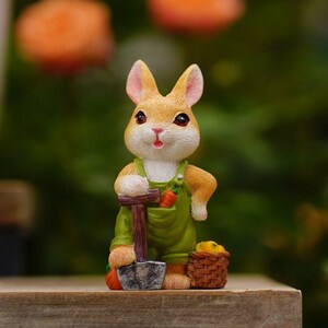 Gardener Rabbit Statue Resin Rabbit With Shovel Car Bunny Sculptures ...