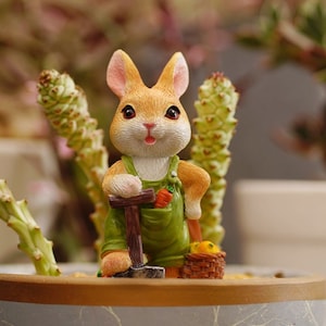 Gardener Rabbit Statue Resin Rabbit With Shovel Car Bunny Sculptures ...