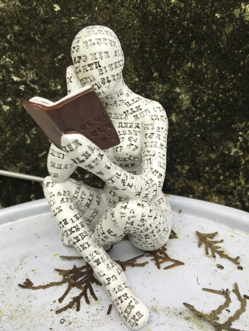 Reading Woman Figurine Resin Bookshelf Decor Abstract Woman Sculptures ...