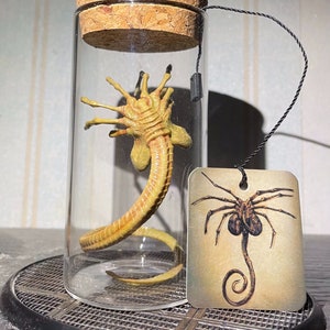 Neca Facehugger Figurine Resin Amoeba Statue Alien Swarm Sculptures ...