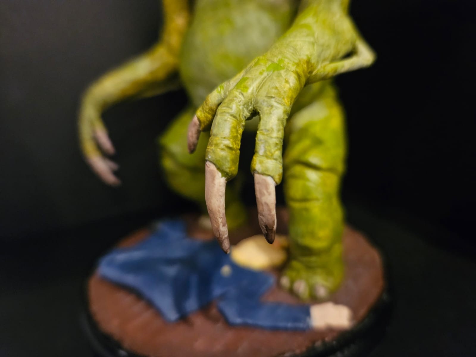 Doctor Who Slitheen Diorama/ Model - Etsy
