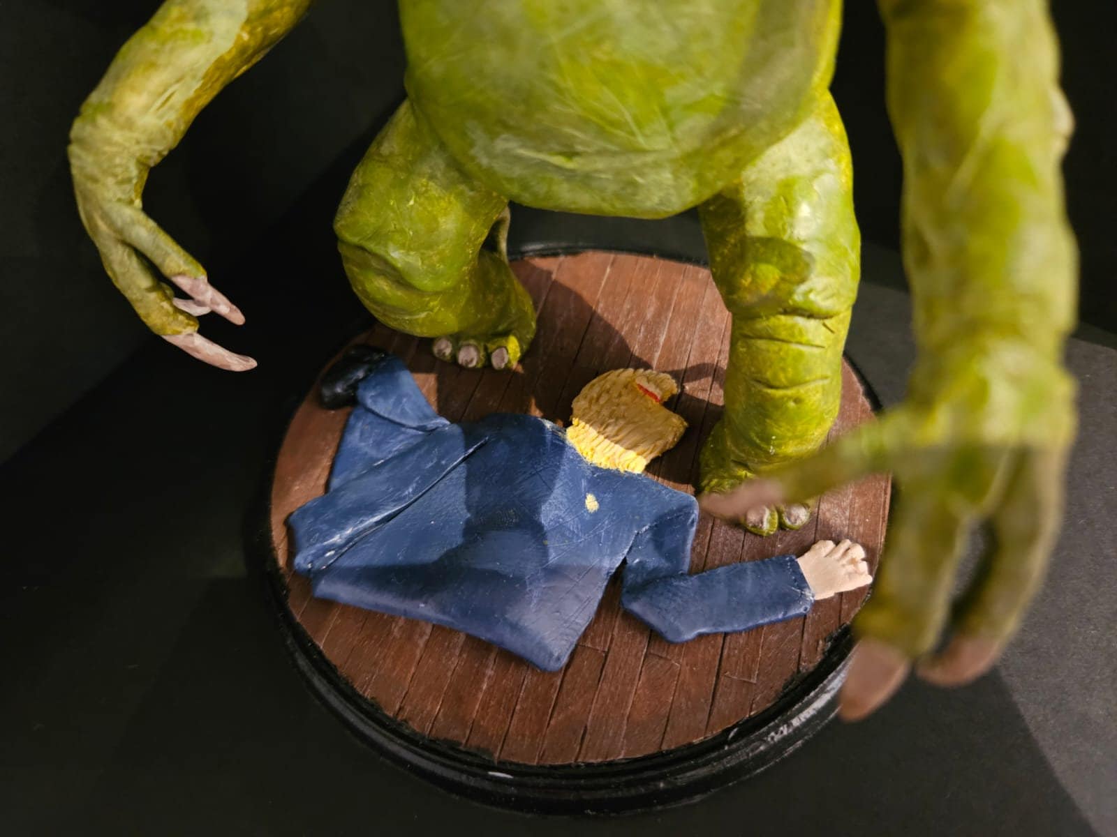 Doctor Who Slitheen Diorama/ Model - Etsy