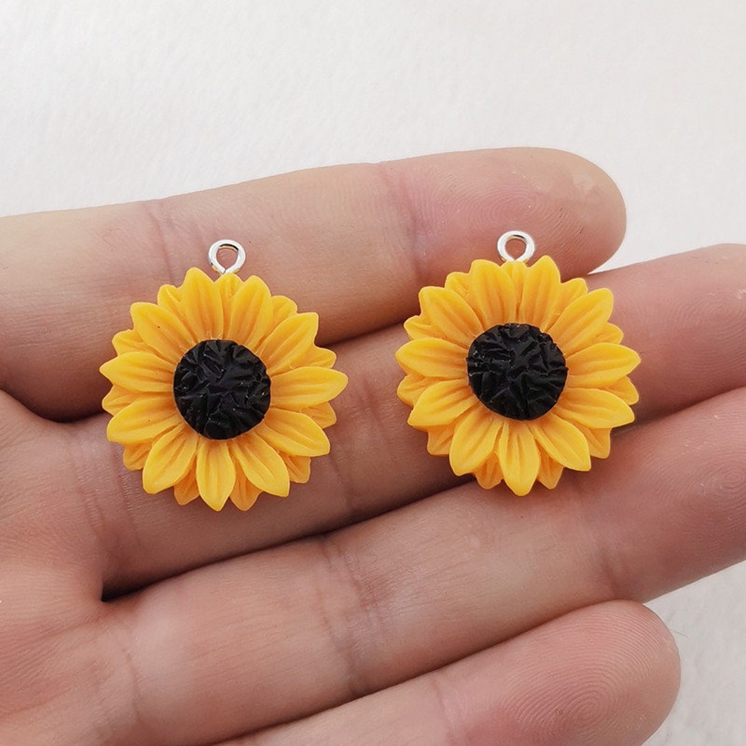 10 Pieces of Sunflower Resin Charms for Jewelry Making - Etsy
