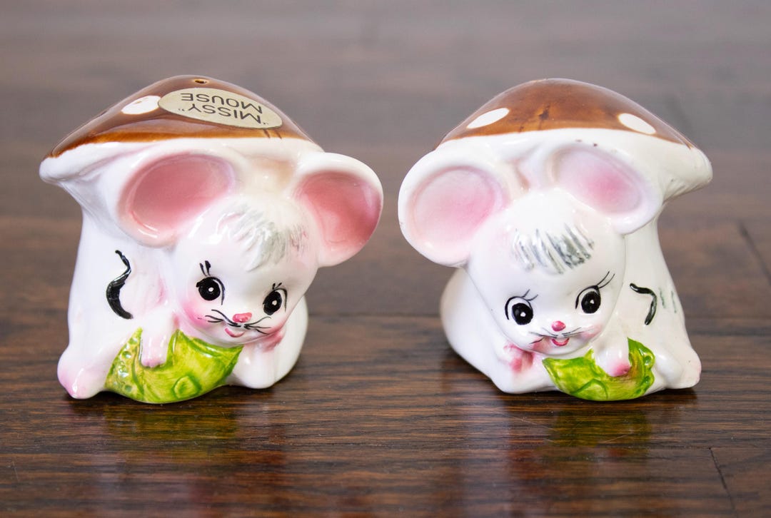 Vintage Set of Enesco Missy Mouse Mushroom Salt & Pepper Shakers Set E ...