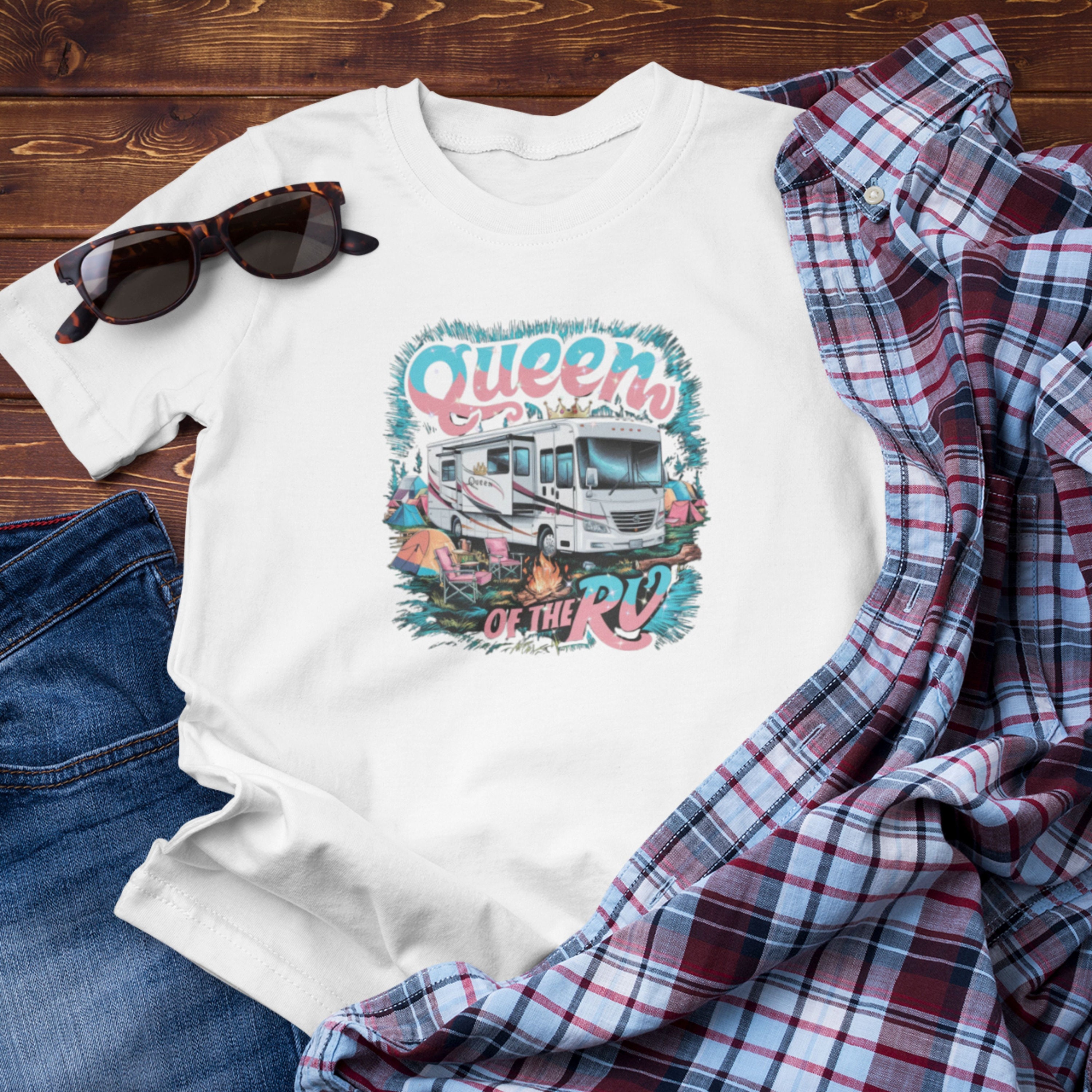 Queen of the RV Camping Lovers Graphic Tee, Perfect Camper Gift, Retro ...