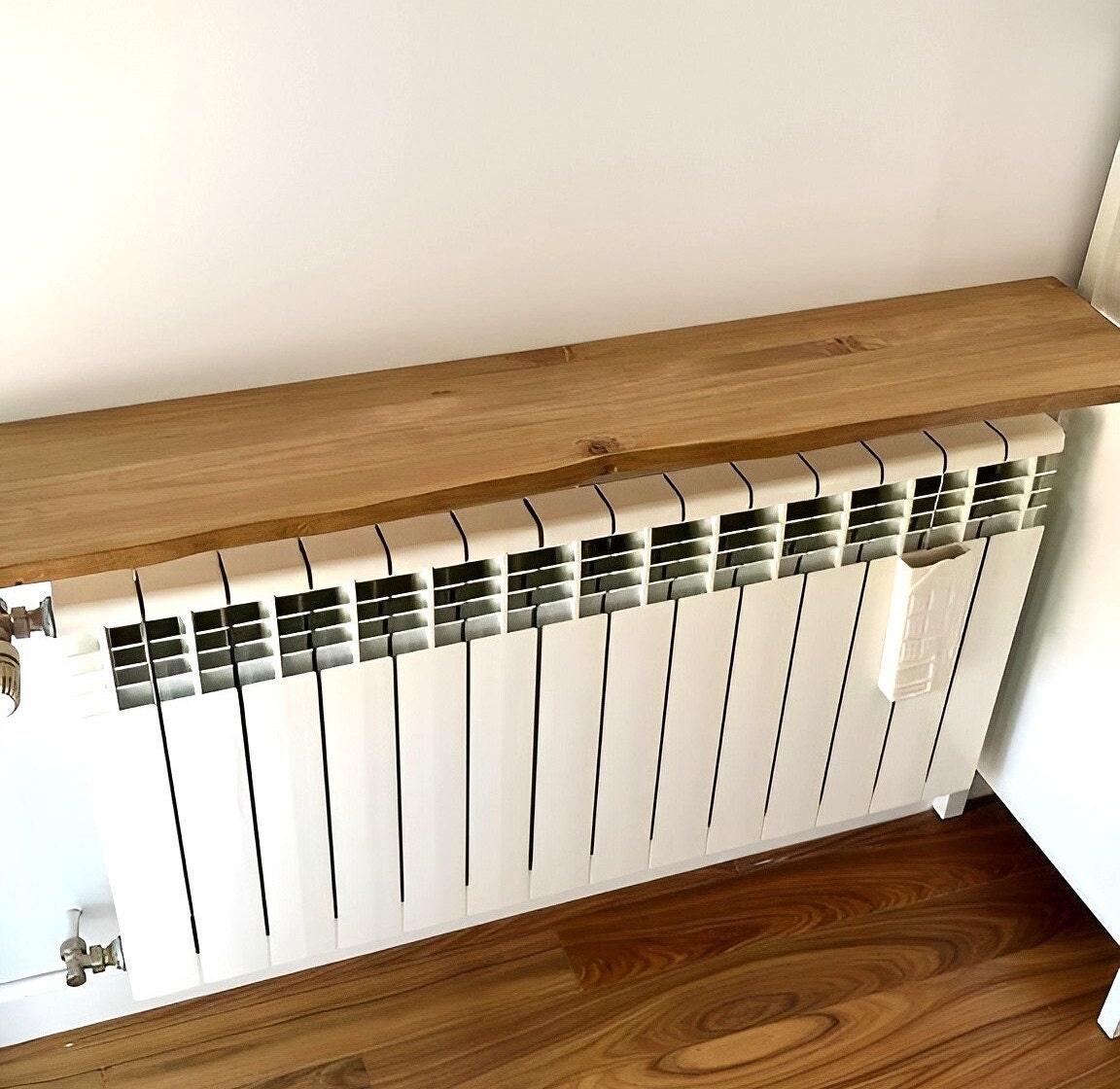 Estante de madera de borde vivo para cubrir radiador. Balda flotante de ...