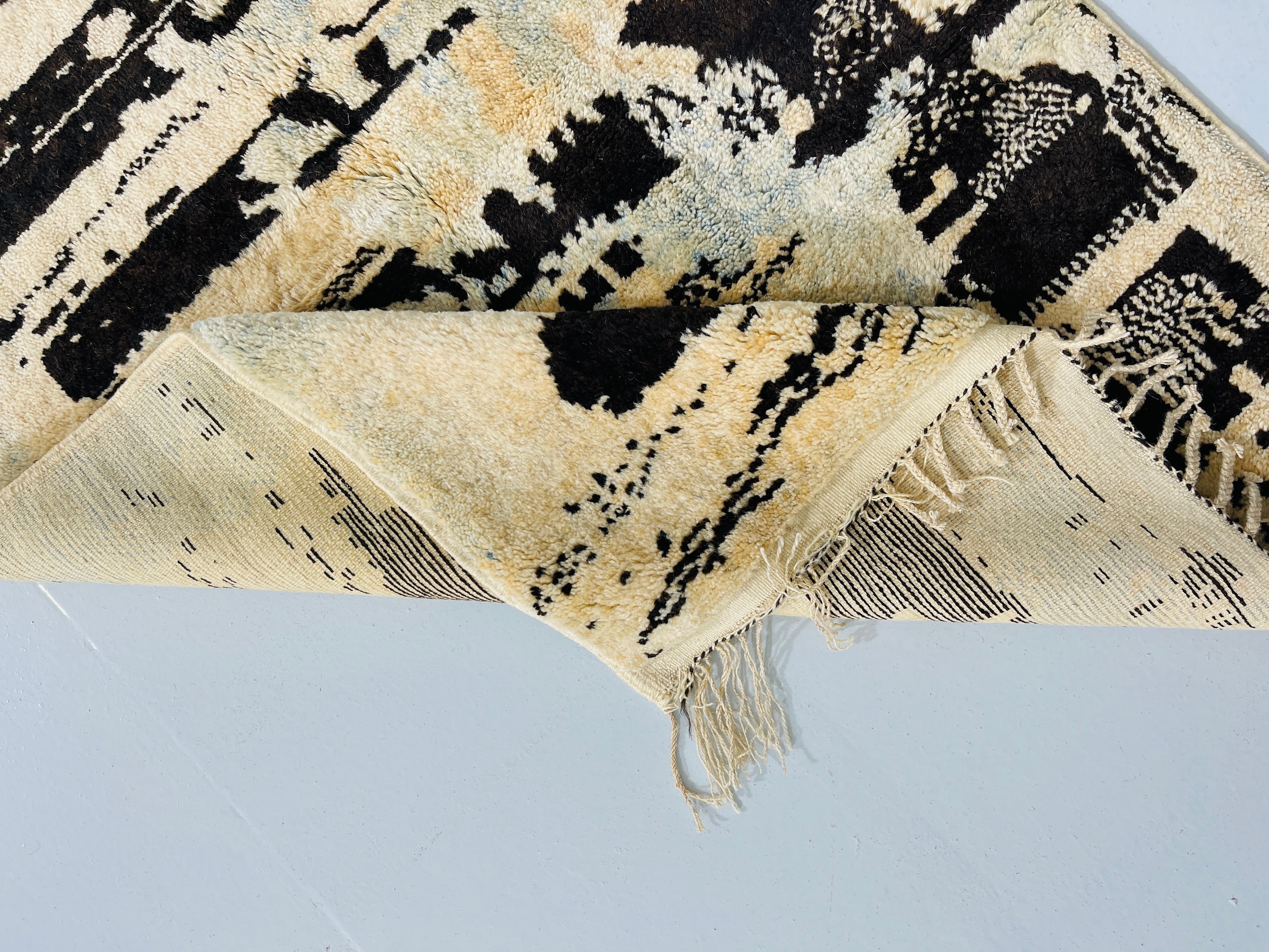 Exhibition Vintage Line Art Poster, Minimalist Line Drawing, Rug for ...