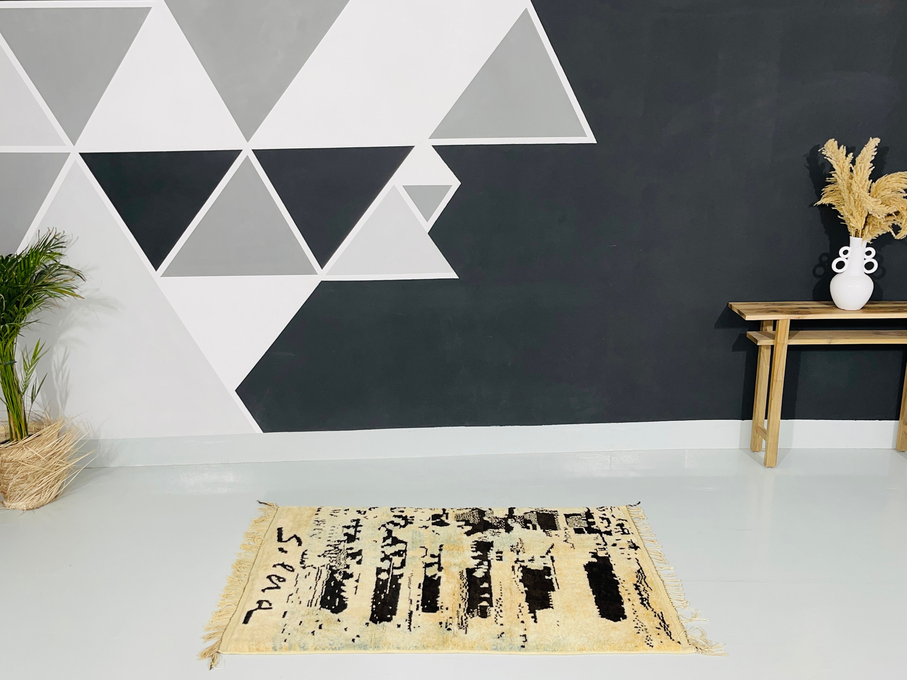 Exhibition Vintage Line Art Poster, Minimalist Line Drawing, Rug for ...