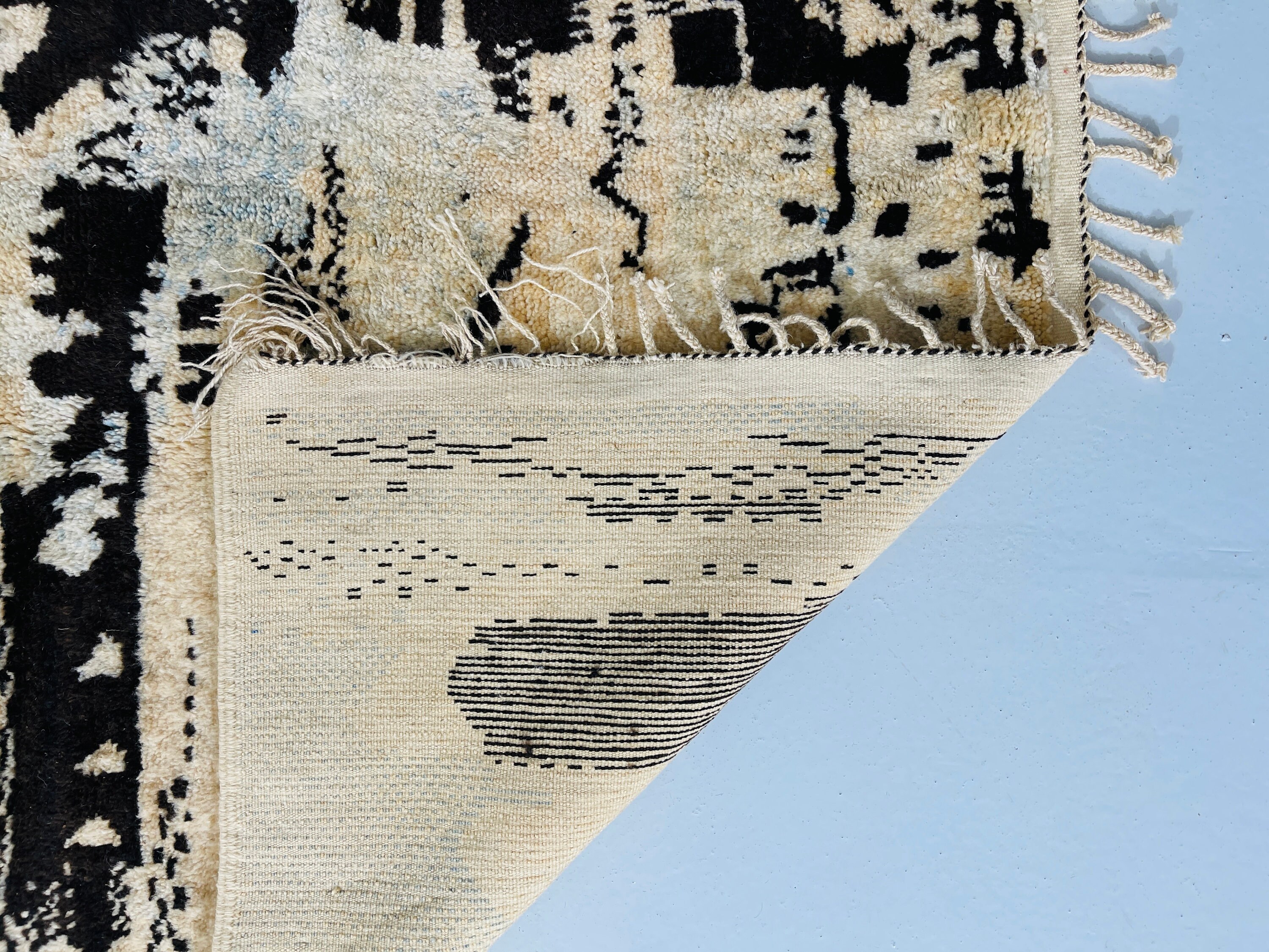 Exhibition Vintage Line Art Poster, Minimalist Line Drawing, Rug for ...